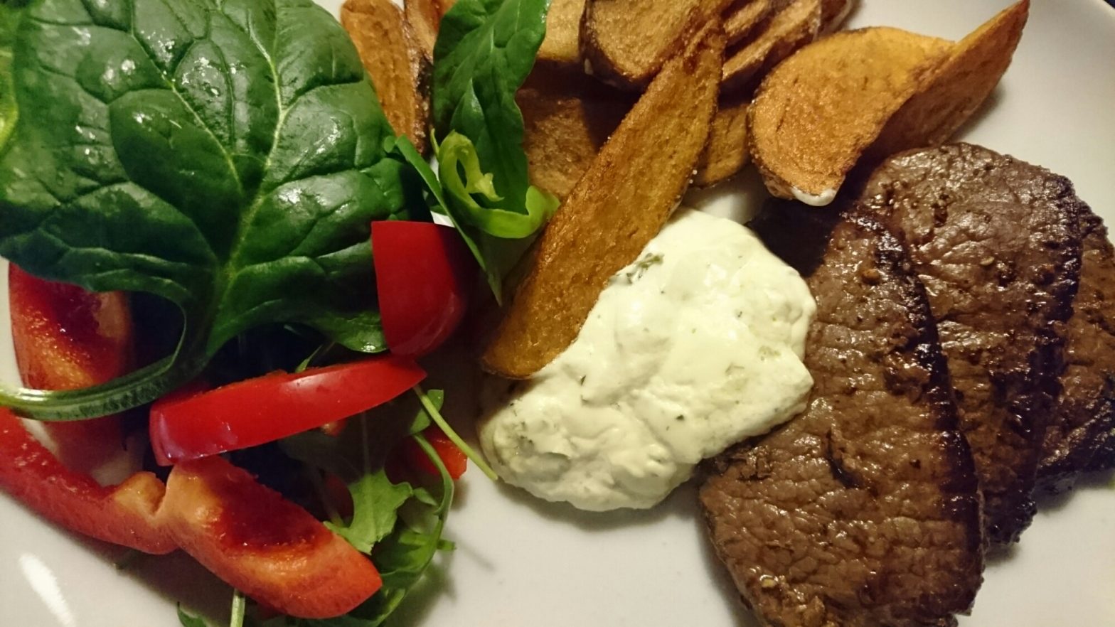 Biffstek med friterade potatisklyftor - Katarinas Spis